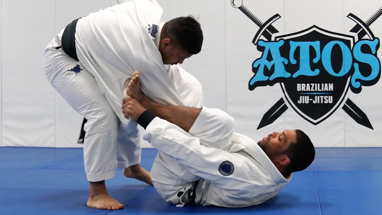 Lapel Guard Tricks: Sweep & Arm Bar - Andre Galvao | jitseasy